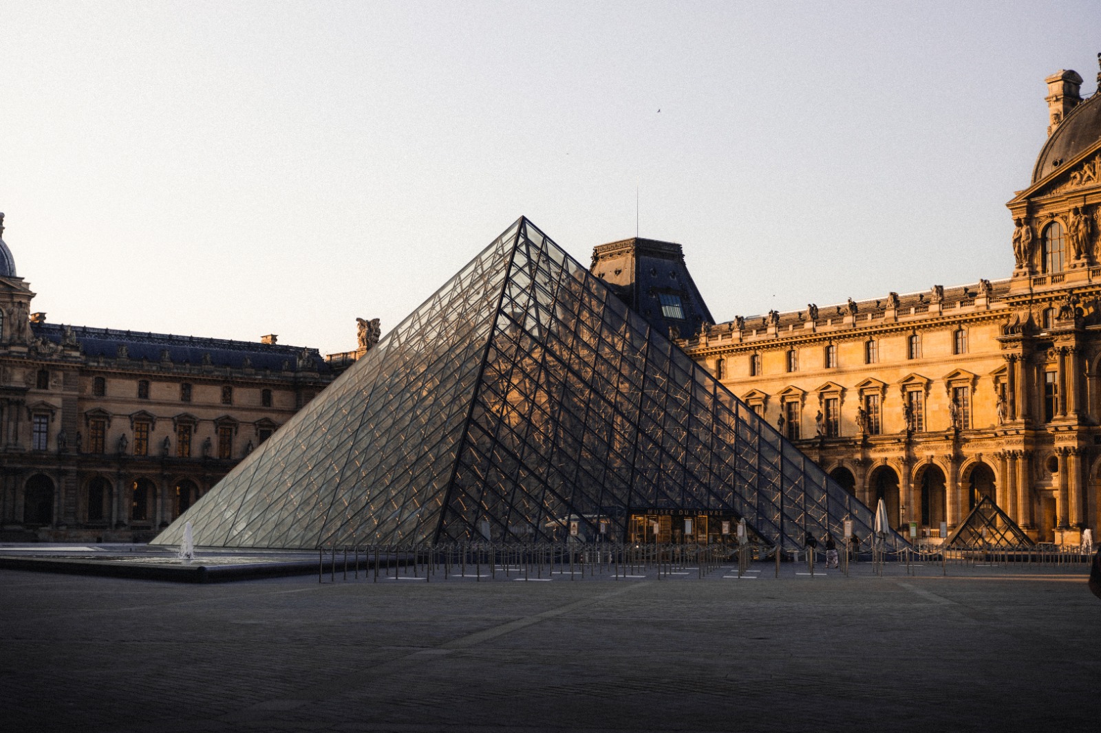 How to buy Louvre tickets when it's sold out? - DayIn Guided Tours